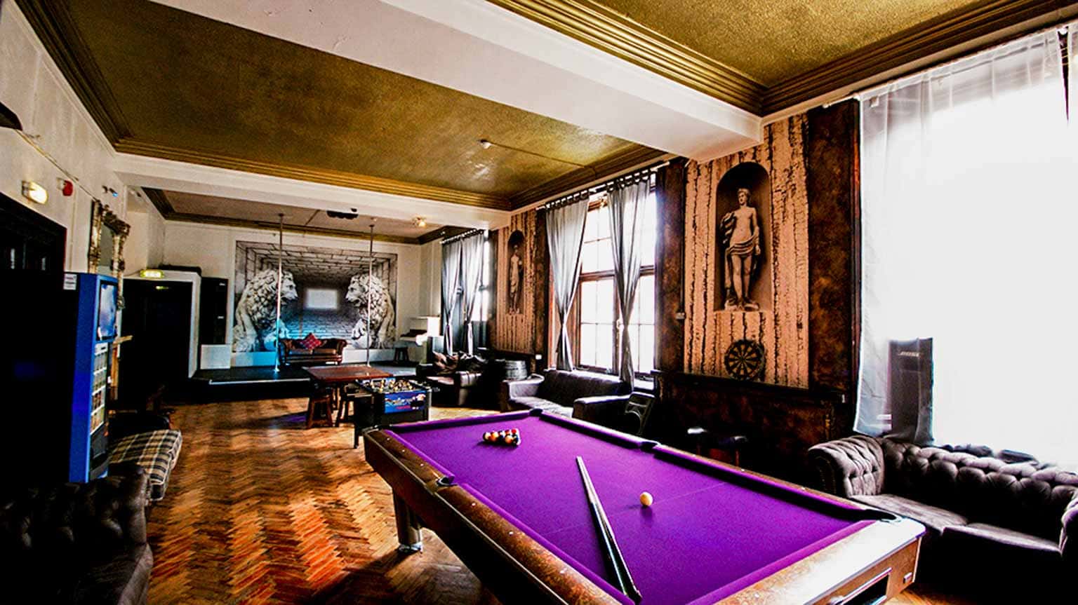 Party Houses with Games Rooms - Party Houses UK