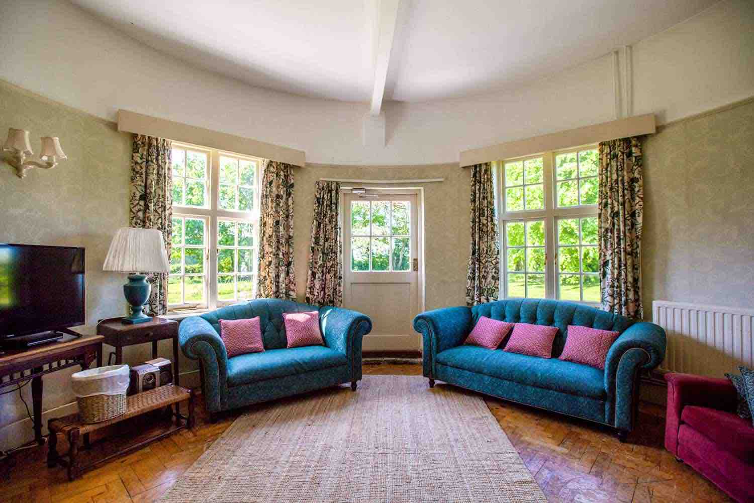 Accessible Friendly Venues for Hire in the UK | Party Houses