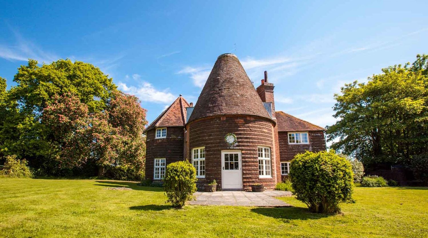 Country Escapes near London – Party Houses