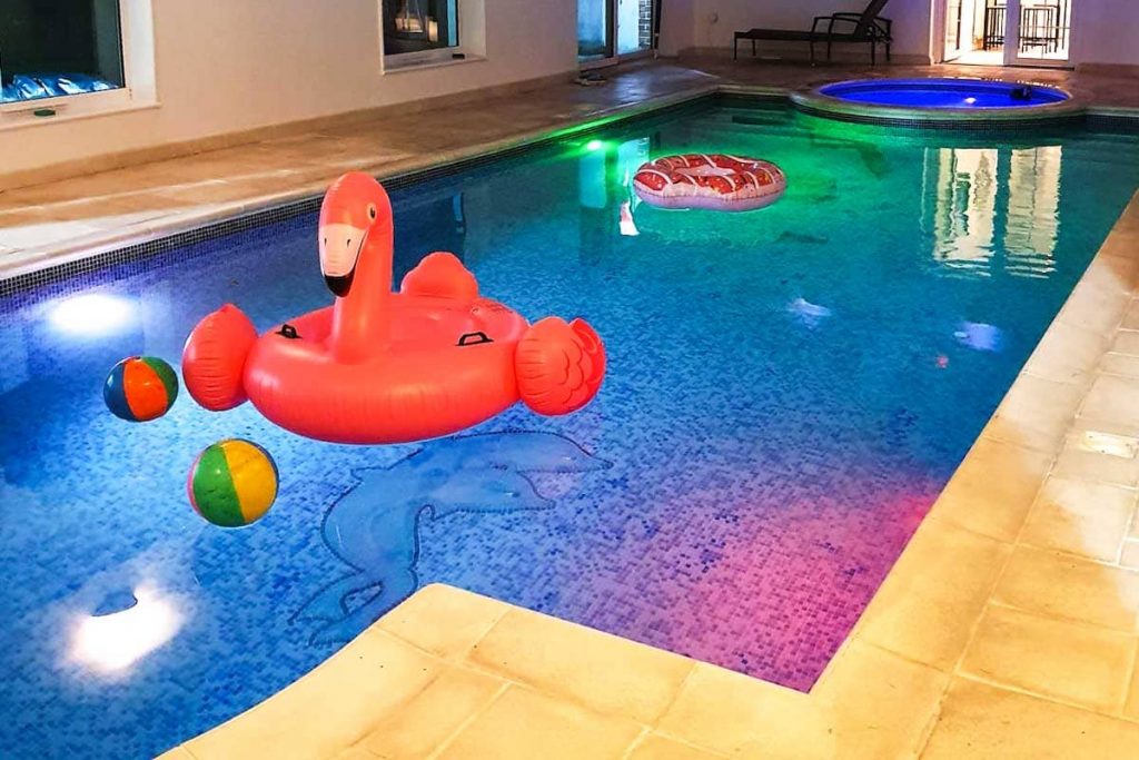 Party Houses with Swimming Pools and Hot Tubs - Party Houses UK